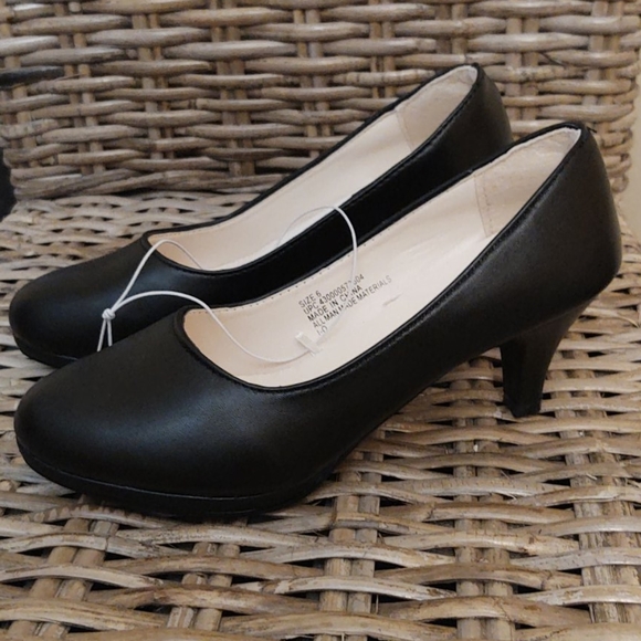 Enzo | Shoes | Black 2 Inch Pump Nwt | Poshmark